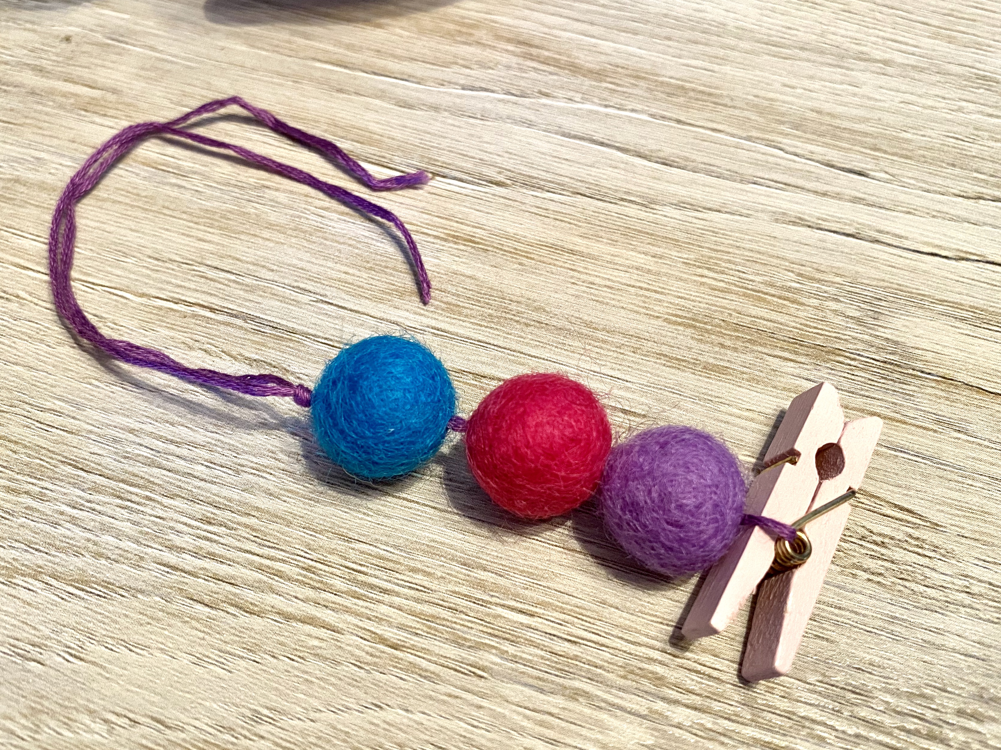 DIY Wool Ball Essential Oil Car Diffuser21 – Unplanned Whimsy