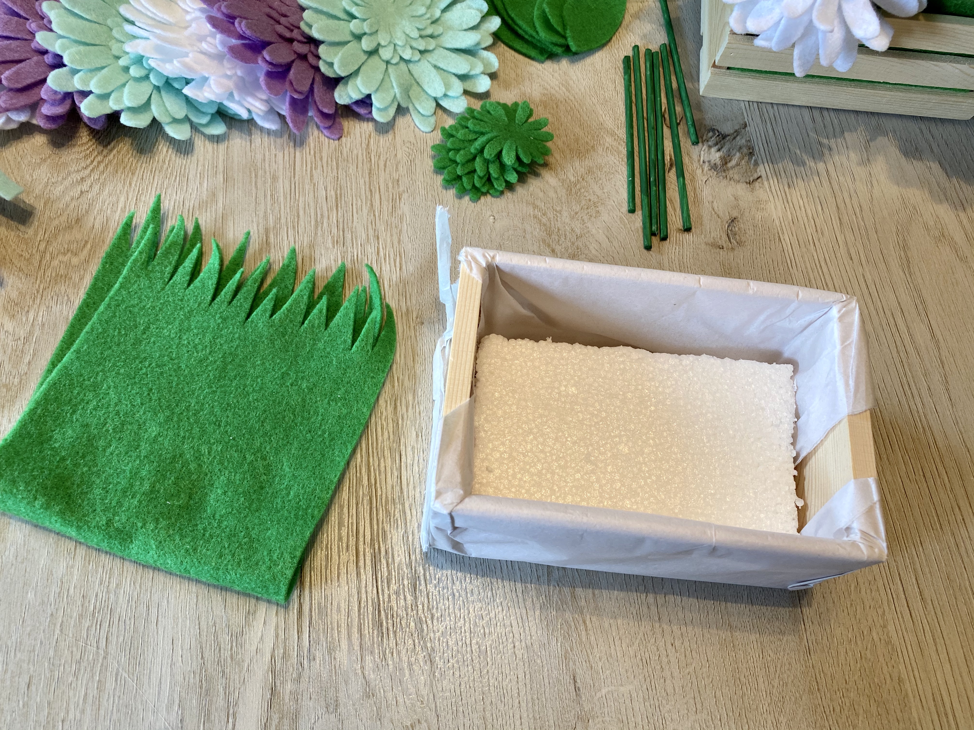 Wood Crate Daisy Bouquet Craft Kit Instructions – Unplanned Whimsy
