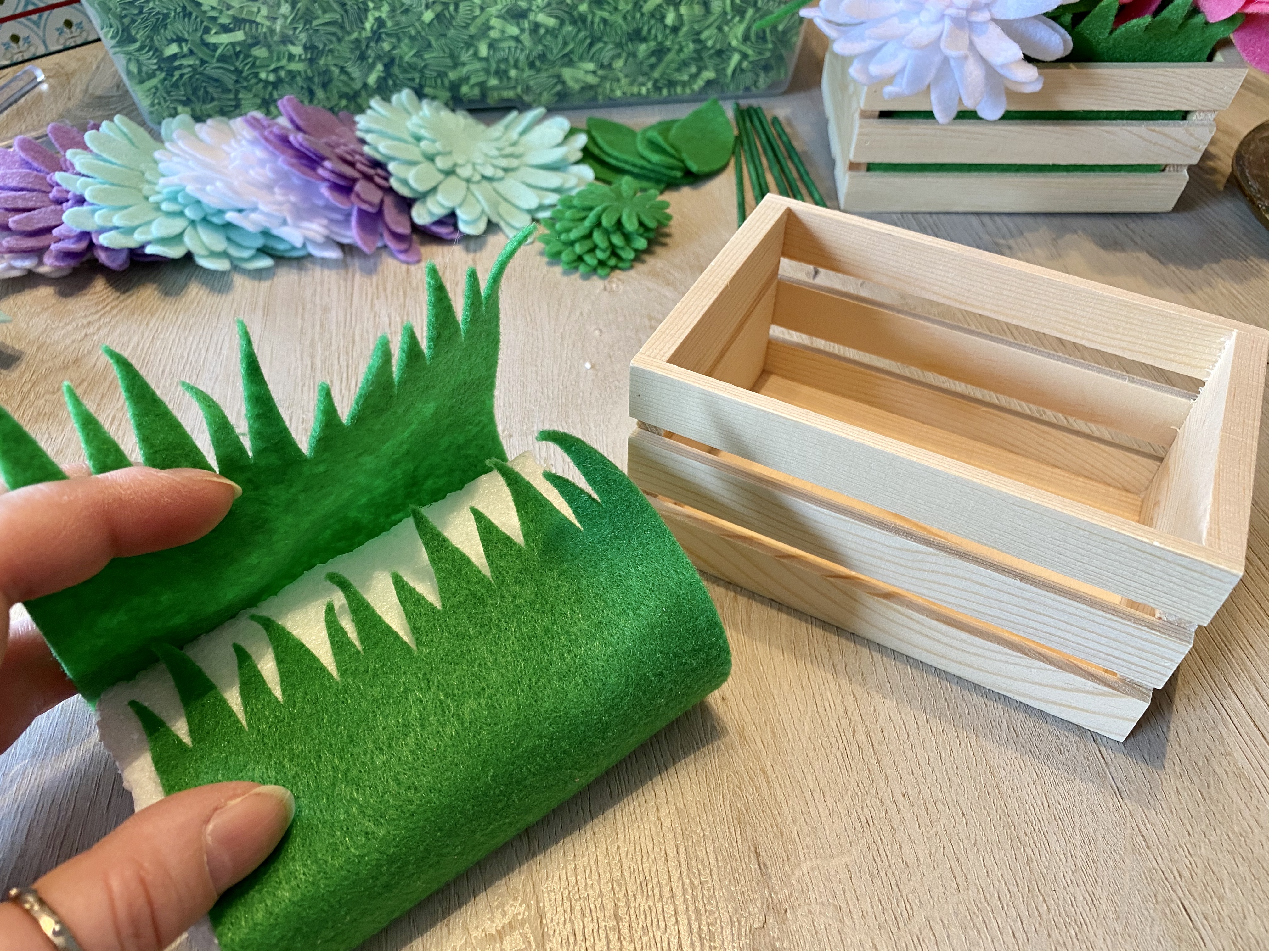 Wood Crate Daisy Bouquet Craft Kit Instructions – Unplanned Whimsy